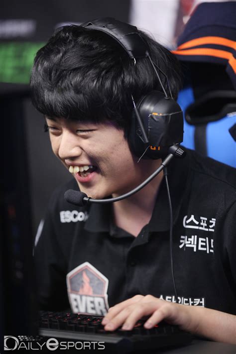 포토 라인전 파괴한 로컨 이동욱 롤 재미있네