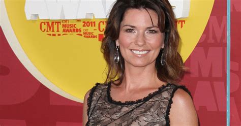 Vidéobuzz Shania Twain Chute Lors Des Cmt Awards Puremedias