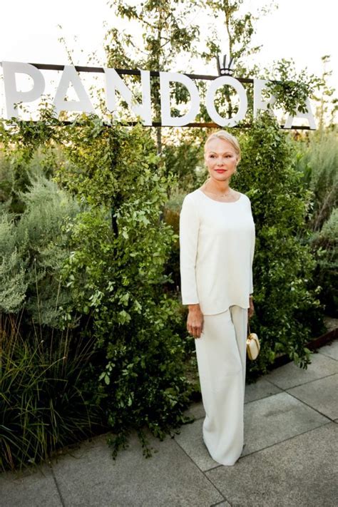 Pamela Anderson Embajadora Global De Pandora Celebra La Semana De La