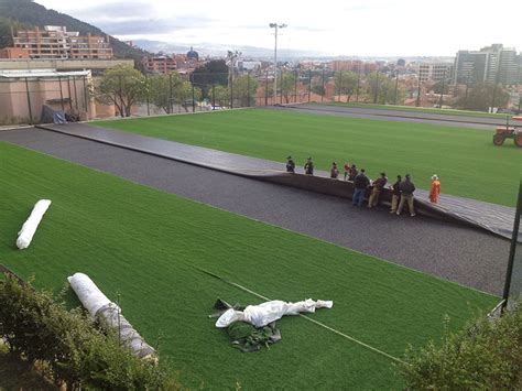 Construcción De Campos De Fútbol Y Microfútbol En Grama Sintética