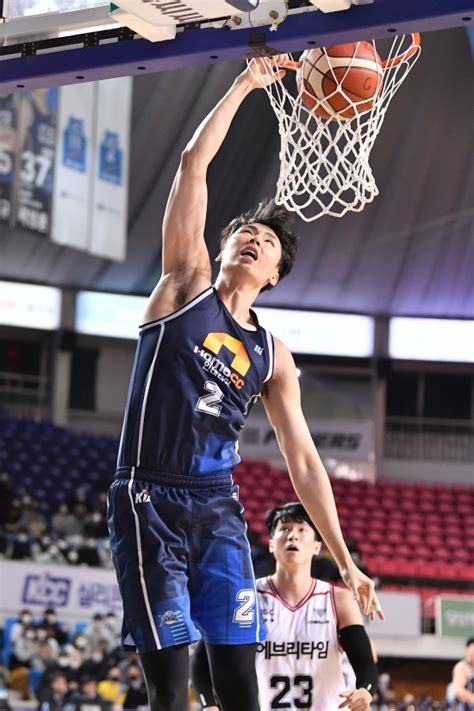 올 시즌 이 선수 기대된다” Kbl 10개 구단 대표 선수가 꼽은 키 플레이어송교창부터 문정현까지 Mk방이 Mk스포츠