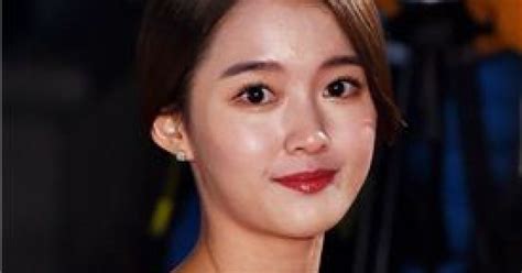 열애설 남보라 젖은 머리에 짧은 바지 입고