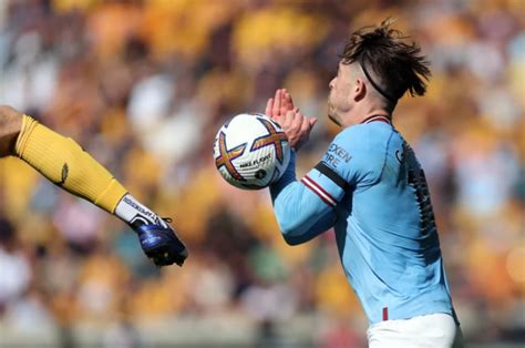 En Fotos Escalofriante Patada En Los Genitales Paralizó La Premier League