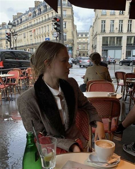 Pin By Qeti On Наряды Parisian Life Parisian Aesthetic Parisian Vibes