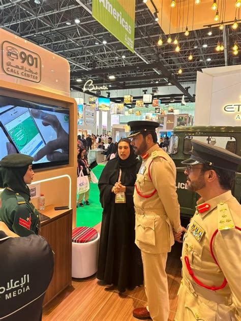 شرطة دبي تواصل عرض خدماتها في سوق السفر لإثراء تجربة السياح صحيفة الخليج