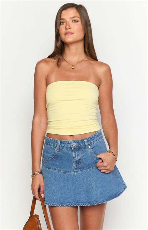 Quinley Mid Wash Denim Mini Skirt Beginning Boutique Us
