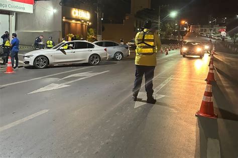 MidiaNews Blitz na Isaac Póvoas prende 13 motoristas por embriaguez