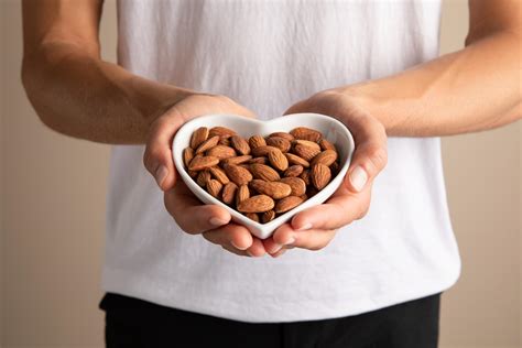 Mandorle Fanno Bene Al Cuore