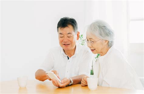 「敬老の日」祖父母・両親に「何もしない」7割超 男女882人の“リアルな声” オトナンサー