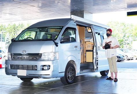 【日本ハム】新庄ビッグボス、これまでの高級車から一転、キャンピングカーで球場入り スポーツ報知 Big Boss 新庄剛志