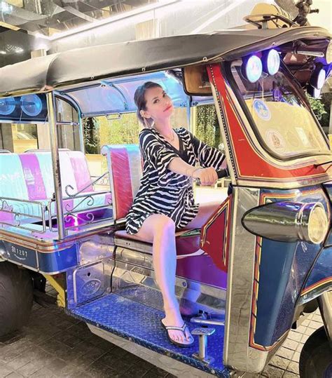 Photo Gallery ฮือฮา “มิยาบิ” ดาวดังหนังผู้ใหญ่เที่ยวไทย นั่งคร่อม