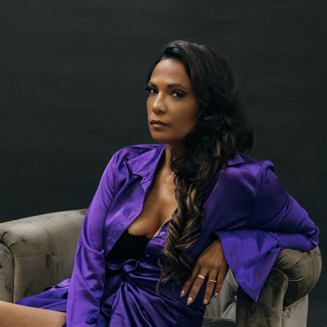 How Latinas Navigate The Pressures Of Body Hair