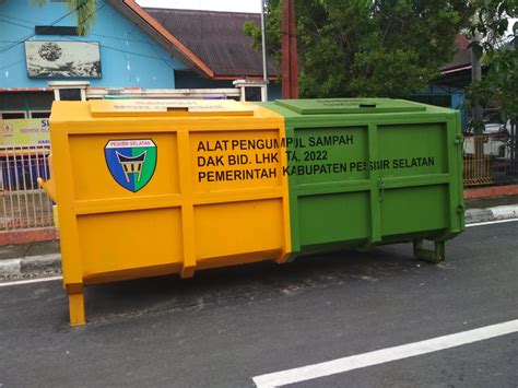 Pemkab Pesisir Selatan Belanja Kontainer Sampah Rp115 Juta