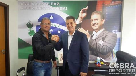 Cobra Repórter Homenageia Coordenador Do Projeto Natal Feliz De
