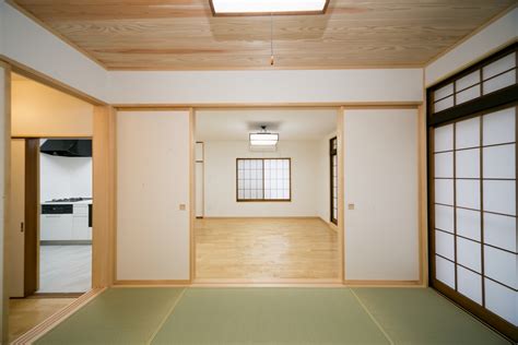 娘さんご家族との同居にあたりおじい様おばあ様が以前生活してらした 離れの家をフルリフォームしお孫さんともいっしょに楽しく生活する家アスカ工務店リノベーション