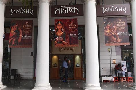 Indian Jewellery Chain Tanishq Withdraws Ad After Outrage By Hindu