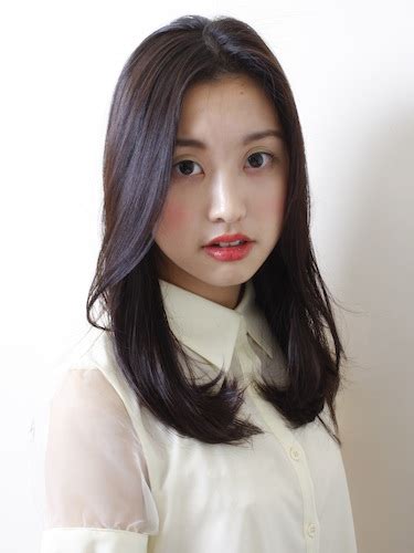 丸顔さんにはこれ！前髪なしロングヘアで気になる輪郭をおしゃれにカバー♪ Folk