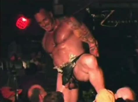 D®uggy Stripper Cant Keep It Covered