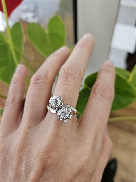 Platinum Bypass Round Diamond Ring Gem