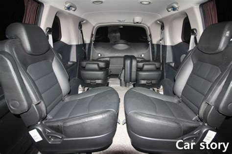 쌍용 코란도 투리스모 투리스모 바닥 모노륨 장판 시공 레일 연장 개조 2열 의자가 돌아가는 회전 시트 2열 좌우 몰기 시트 개조 자동차 실내 튜닝 서울