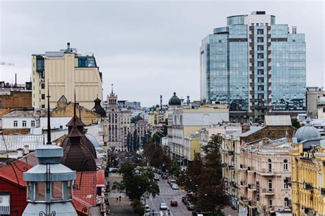 Premium Photo Kyiv Ukraine October The Streets Of Kyiv City