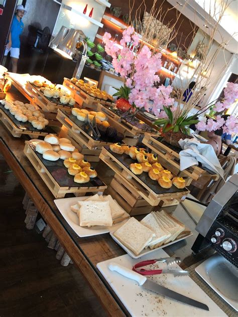 รวว Acqua At Shangri las Mactan Resort Spa Buffet อาหารเชาท
