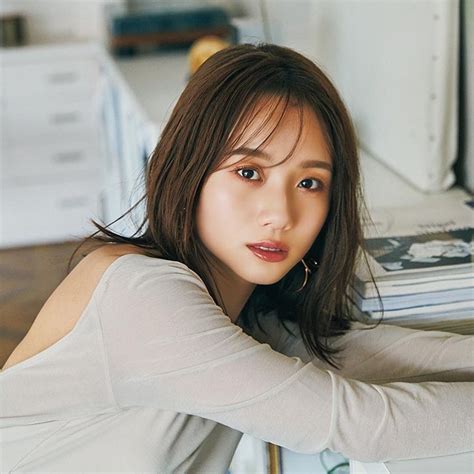 Sweet5月号に注目を集める 伊原葵さんが登場 独自のビューティメソッドを徹底取材し、 気になる美の秘訣を た〜くさん聞いちゃいました