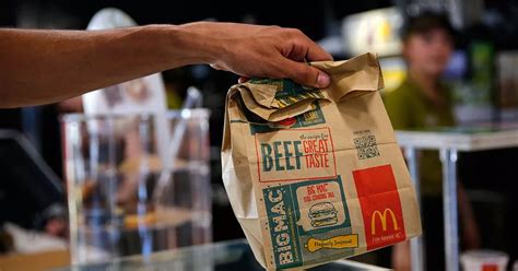 Ex Mcdonalds Chef Reveals Why Burgers And Fries Dont Go Mouldy