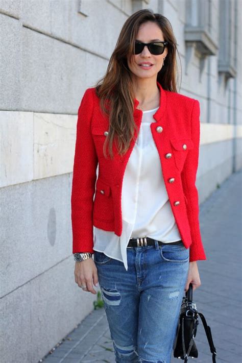 Красный цвет в одежде сочетание с другими цветами 25 фото