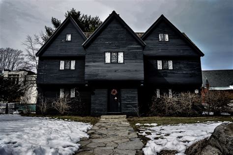 The Story Behind Salems Haunted Witch House Amys Crypt