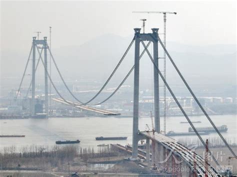 江苏扬州龙潭长江大桥建设稳步推进 人民图片网