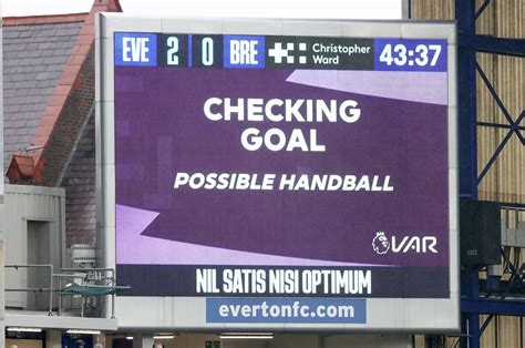 Varは嫌われている？ 三分の二のファンが反対していることが判明 Footballista フットボリスタ