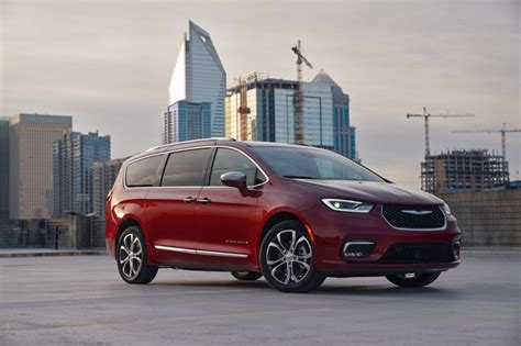 Chrysler Pacifica Pacifica Hybrid
