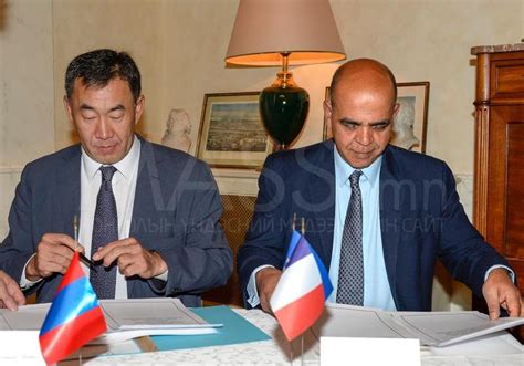 Батлан хамгаалахын дэд сайд Франц улсад айлчлав