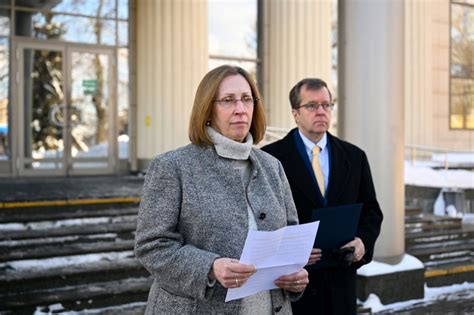 Moscow Court Upholds Detention Of Us Journalist Russia Bans