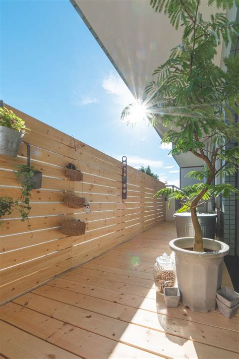 賃貸マンションの味気ないベランダをカフェテラスのような空間に改造する Balcony Decor Balcony Garden