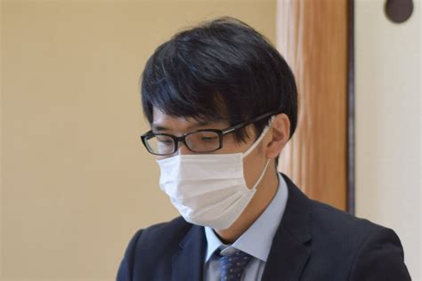 朝日新聞将棋取材班 On Twitter 村）c級1組順位戦、阿部健治郎七段（6勝3敗）―西尾明七段（5勝4敗）戦は、後手の西尾七段が一手
