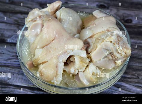 Cocina árabe Egipcia De Kawareh Trotters Con Su Sopa Tradicional Llena