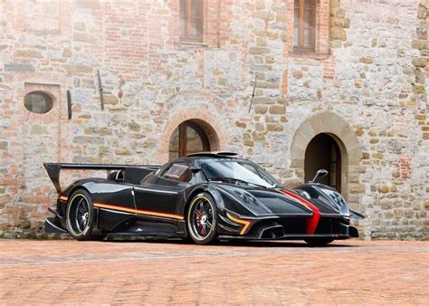 باغاني زوندا Revolucion تطلق أصواتها المتوحشة التي تليق بثمنها الباهظ Arabgt