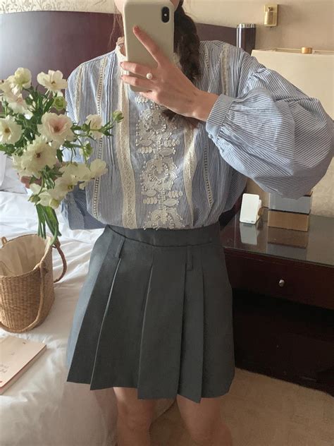 베이지하루 소녀 감성 하이넥 레이스 블라우스 퀼팅 드롭숄더 루즈핏 스트라이프 블루 퍼프소매 셔링 탑 상의 봄 여름 간절기