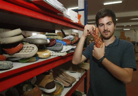La Innovación Verde Del Calzado Slowwalk Lanza Una Línea Reciclable