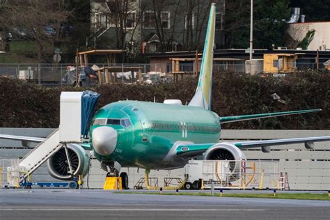 Boeing Max relembre os dois acidentes fatais o avião que também voou de porta aberta