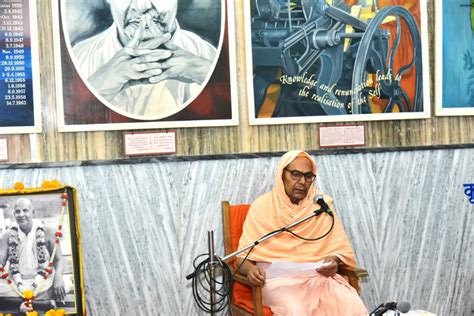 The Divine Life Society Sri Swami Ramanacharanatirthaji Maharaj