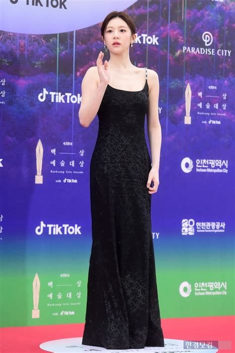 [포토] 고윤정 우아한 드레스 자태 뽐내며 백상예술대상 네이트 연예