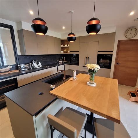 Cuisine Contemporaine Beige Et Bois Avec îlot Arthur Bonnet