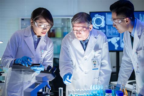 아시아 과학자 팀 회의 과학자에 대한 스톡 사진 및 기타 이미지 과학자 아시아 실험실 Istock