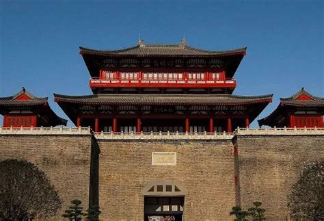 襄阳市博物馆智慧语音导览服务，将语音讲解融入导览，了解更多文物历史 小泥人