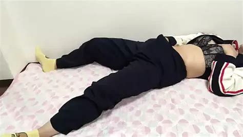 射箭课的日本学生女孩学习 xHamster