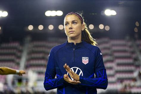 Watch Uswnt Superstar Alex Morgans Super Awkward Encounter With The