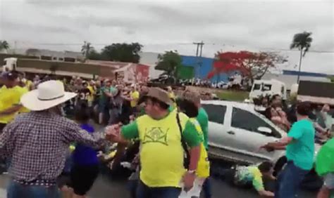 Video ¡brutal Conductor Enfurecido Atropella A Simpatizantes De
